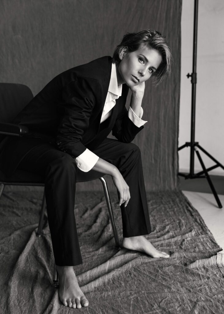 Nicole H. – The Model Booker