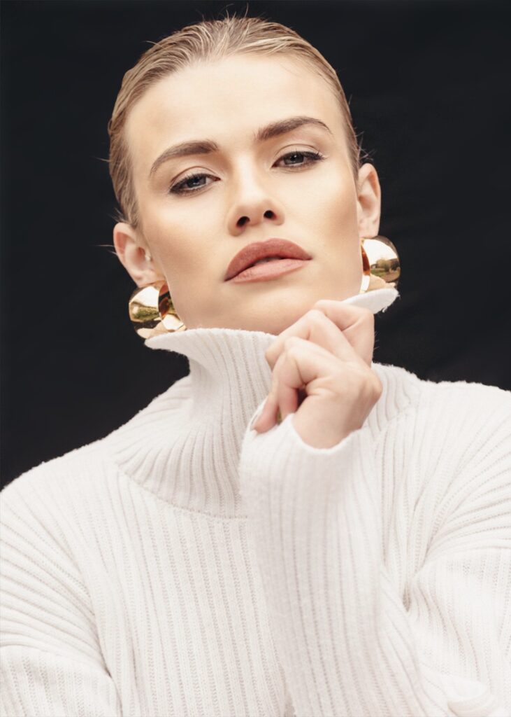 Shari – The Model Booker