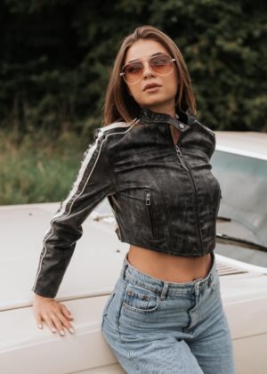 Eva R. – The Model Booker