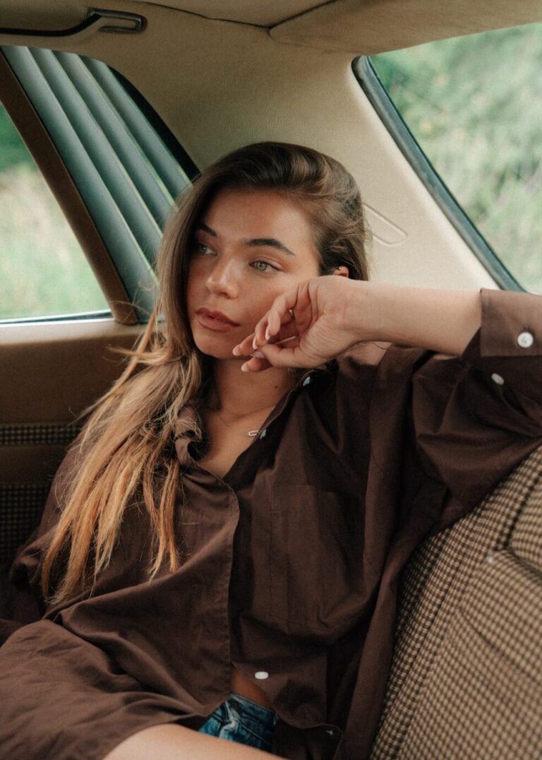 Eva R. – The Model Booker